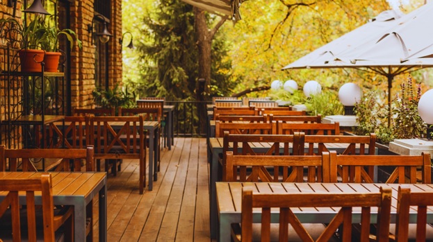 Spruce Up Your Restaurant’s Patio with Perfect Patio Sets - Restaurant ...